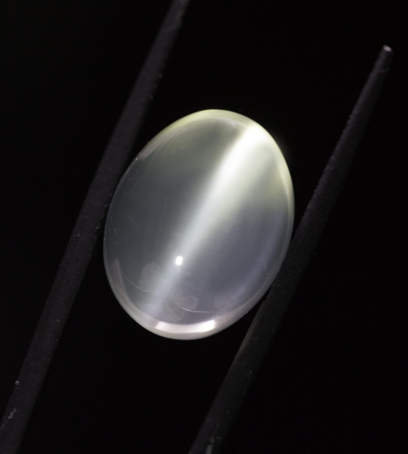 Ultimate Gemstone Guide: Unveiling Moonstones And Adularescence