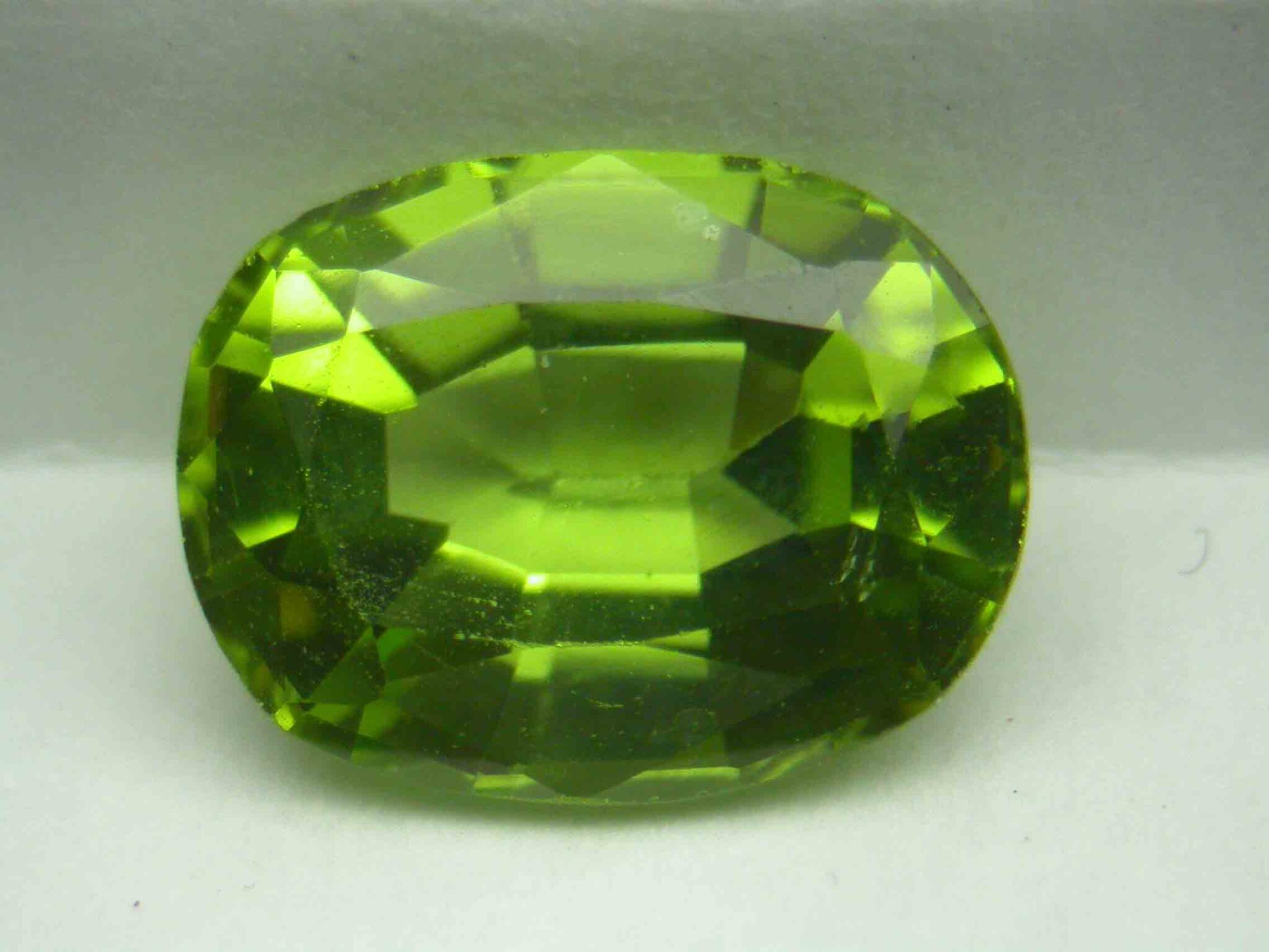 Gemmology Insights: Why Is Peridot Described As Oily? | Gem-A